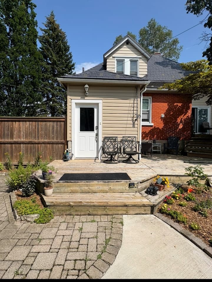 2 Room Suite In Goderich Private Entrance And Bath - Goderich