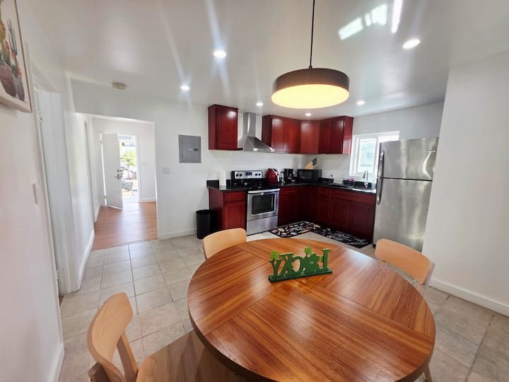 Newly Renovated W/ Full Kitchen, Ac, Laundry - San Leandro, CA