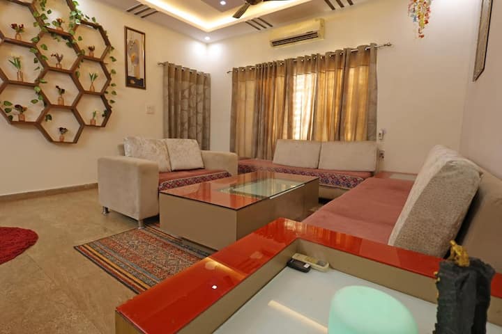 Luxury 3bhk Stay In Sector 16, Faridabad - Faridabad