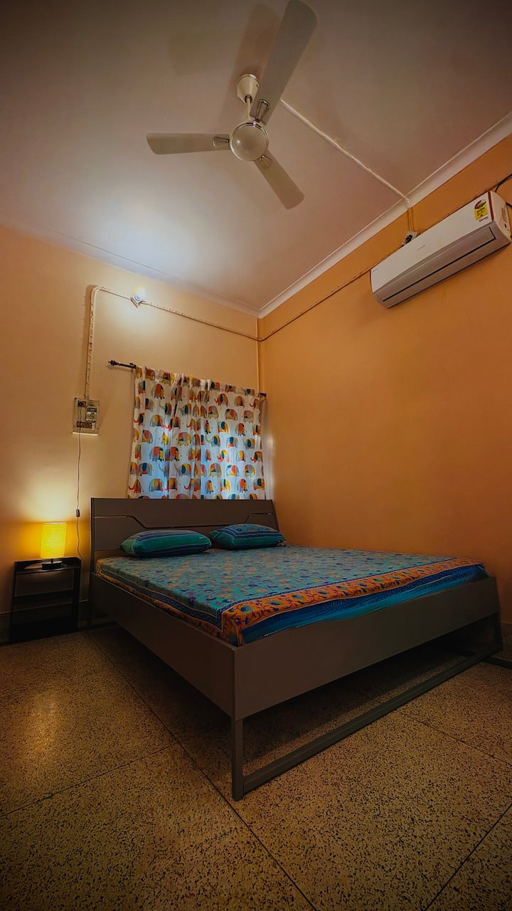 Colourful Garden, Private Space With Parking. - Gorakhpur