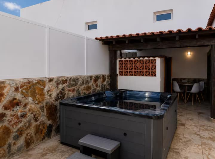 Jacuzzi|terrace|6 People|spacious|nearby Beach - Gran Tarajal