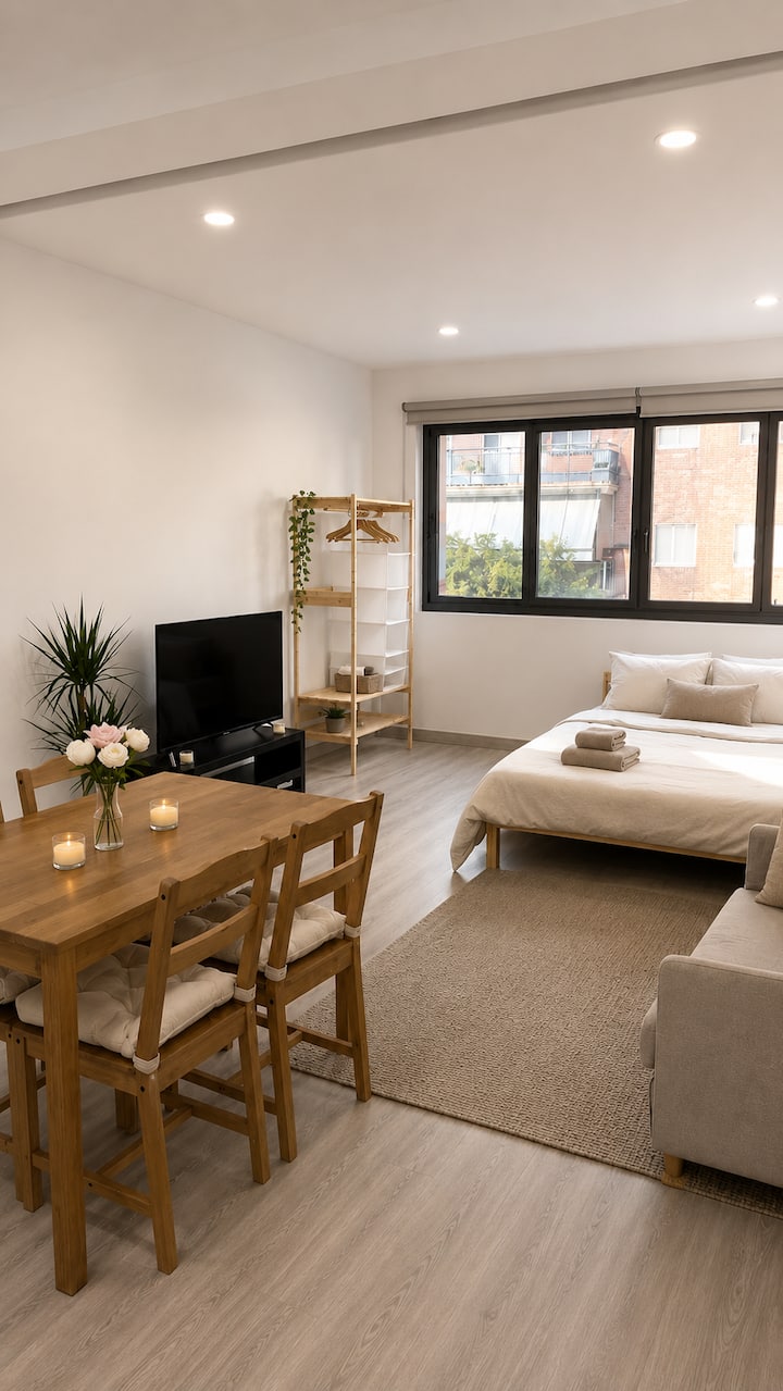 Bright Coze Studio Near Sagrada Família | 4 Guests - Barcelona