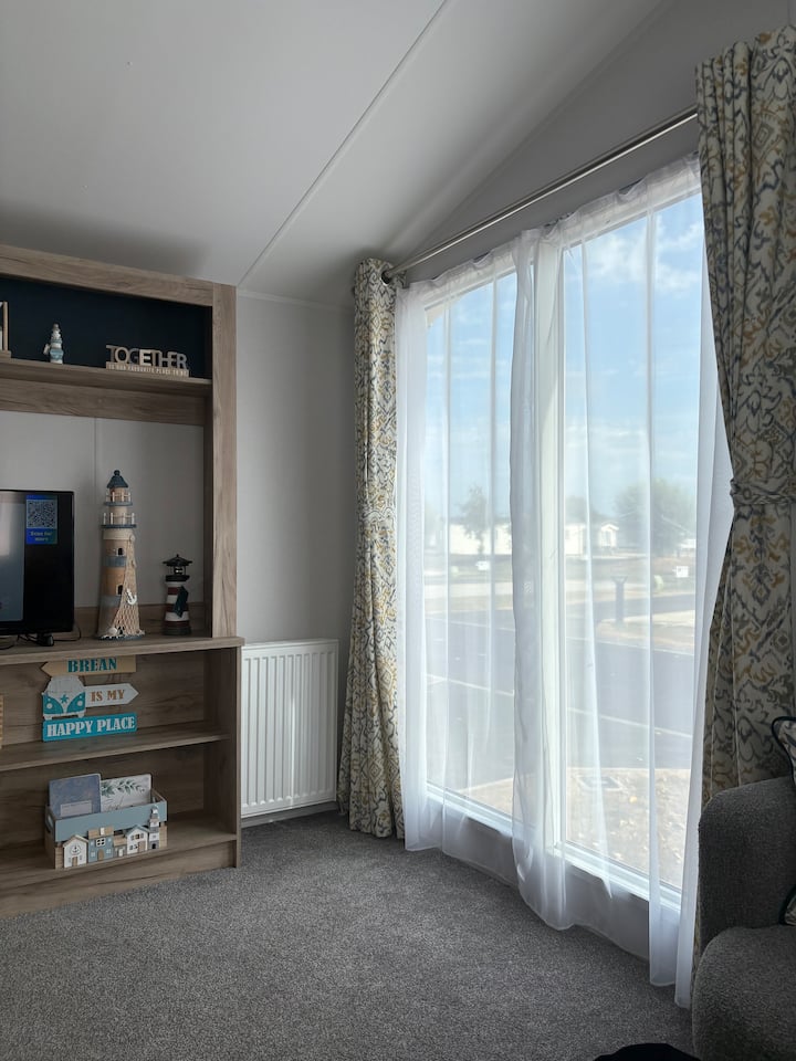 Poppy Meadow 12 - Weston-super-Mare