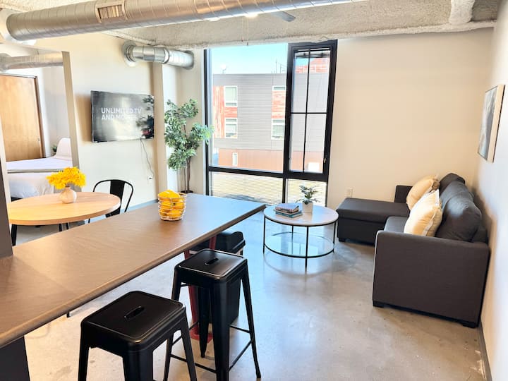 Nice & Lofty 1bed/1bath In Dsm - Pool-gym-parking - 德梅因