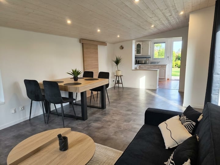 Maison 55m2 Lit King Size + Canapé Convertible - Vonnas