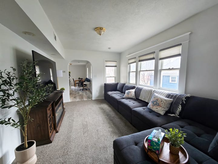 3br W/ King Bed - Sleeps 5 - Near Downtown Gr - Grand Rapids, MI