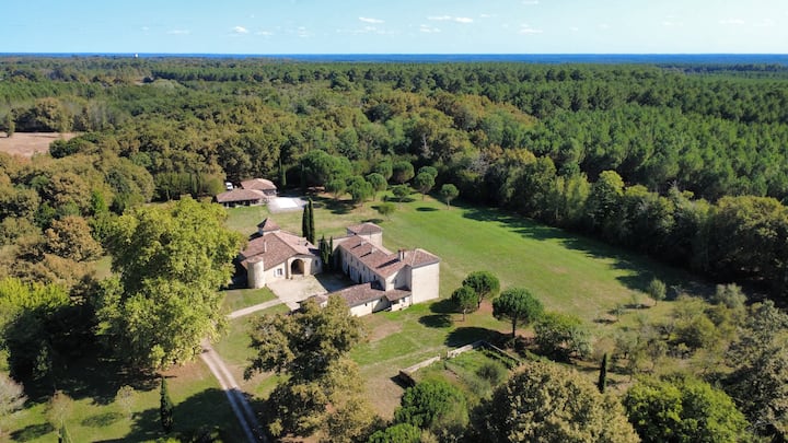 Château De La Salle + Pool House - France