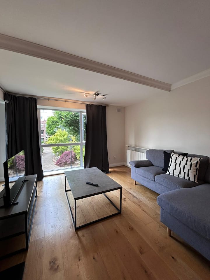 Secure Dublin 9 City Base: 2-br Near Airport & Dcu - Ashbourne