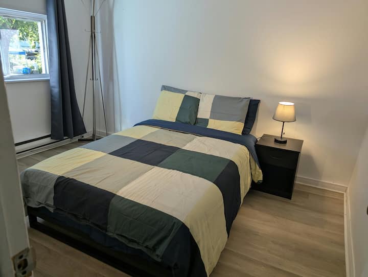 Spacious 2br Near Waterfront | Fibre Internet - Cornwall