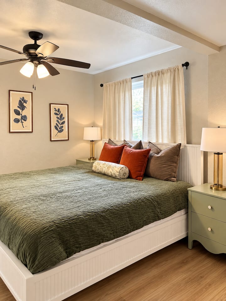 The Corner Cottage - San Angelo, TX