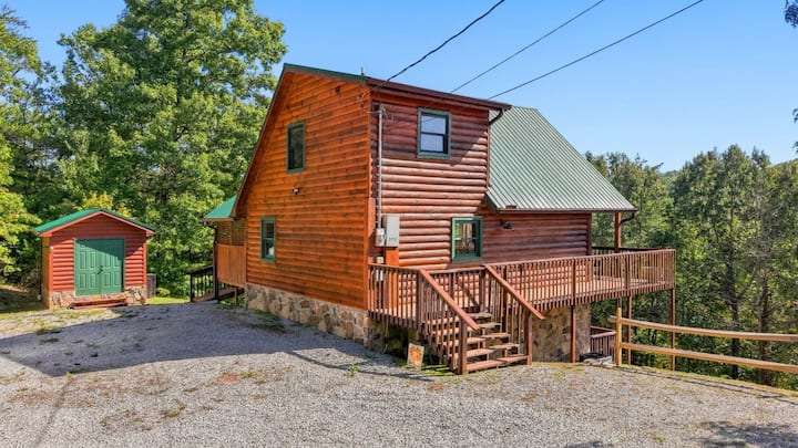 God's Promise | Cozy, Peaceful, Hot Tub, Fireplace - Wears Valley, TN
