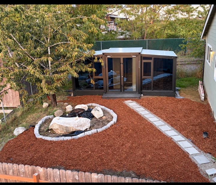 The Glass Hideaway Your Private Escape. - Tacoma, WA