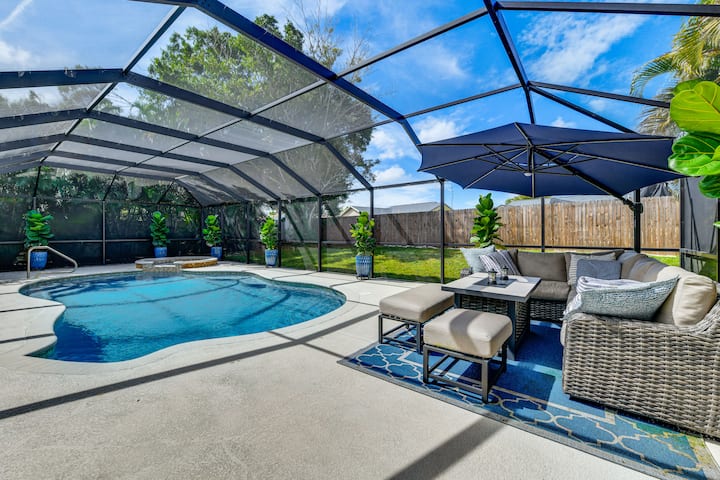 Extended Retreat Near Buffalo Creek Golf Course! - Ellenton, FL