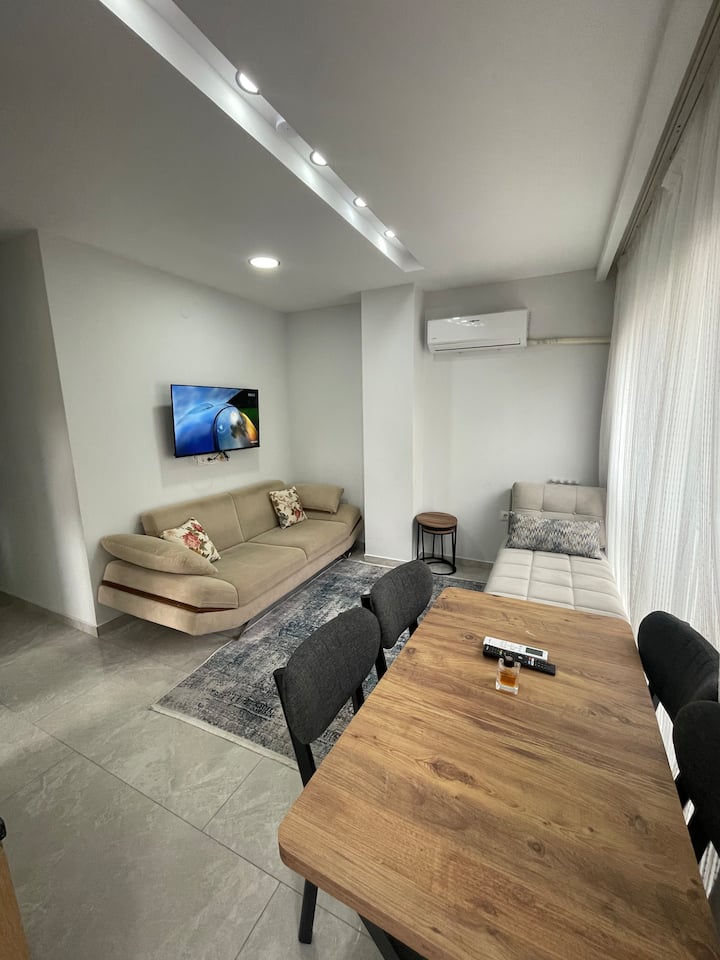 Sevdiklerinizle Konforlu Bi Tatil Için Bekliyoruz. - Kuşadası