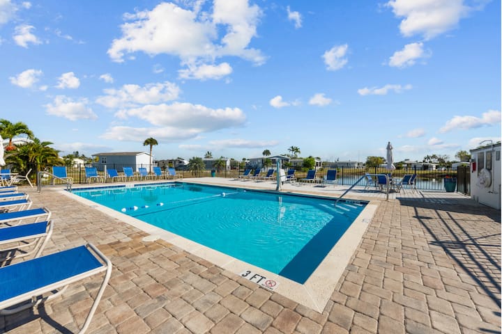 Sunshine-heated Pool-ft Myers Beach-pickleball! - Sanibel Island, FL