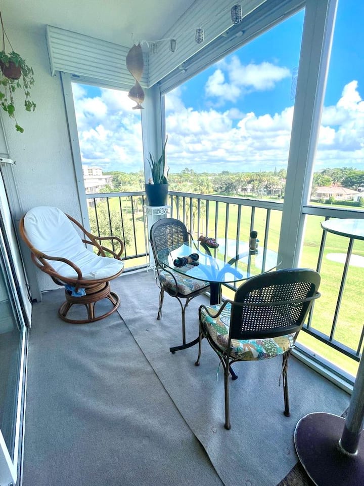 5th Floor Overlooking Golf Course
Minimum 3 Months - Boca Raton, FL