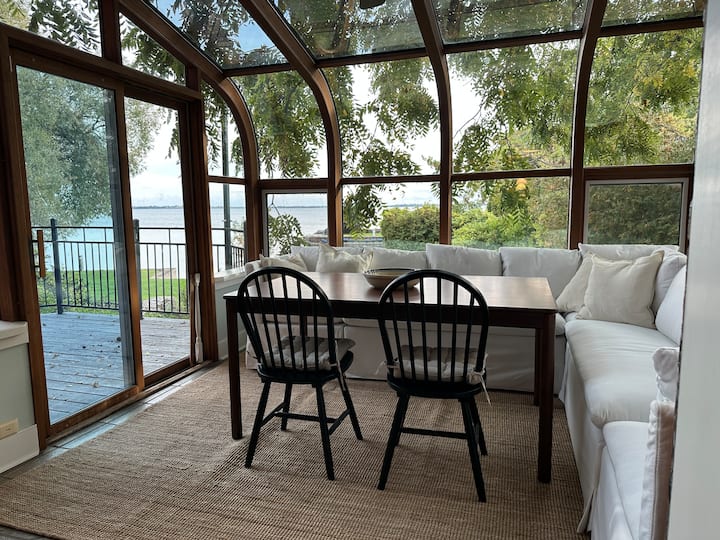 Luxury Waterfront Estate House - Downtown Kingston - 킹스톤