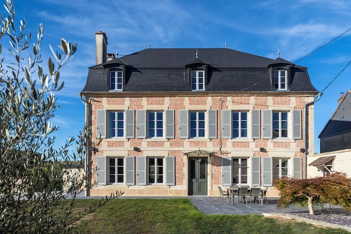 Le Gîte Des Pommes, Maison De Maître, 450m2 - Ardennes
