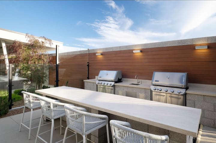 Modern 3 Separate Hotel Kitchen Suites W/breakfast - Ventura, CA