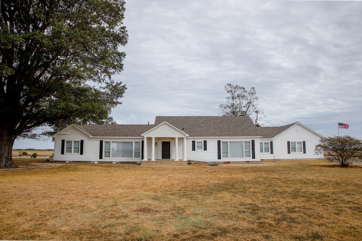 The Duck Hole Lodge - Stuttgart, AR