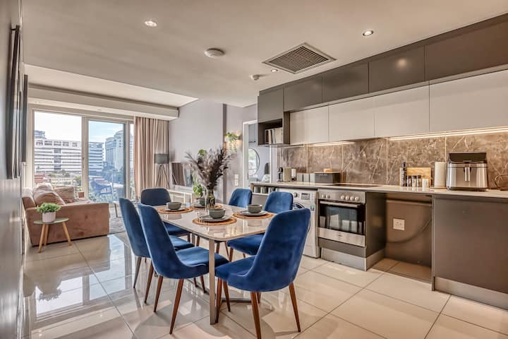Luxury Hotel Apartment In Sandton - Sandton