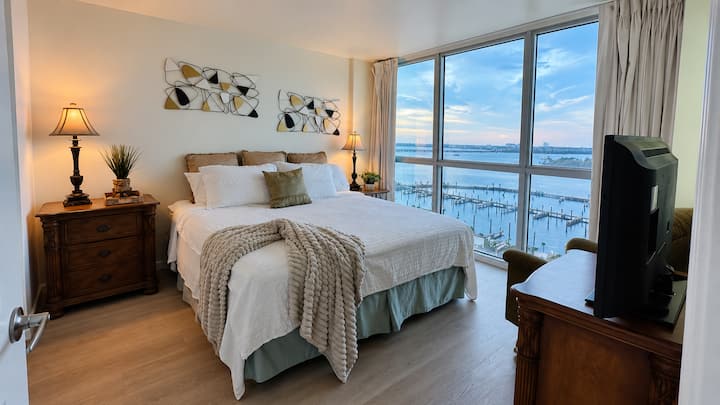 10th Floor River Sunsets | Waterfront Views - Fort Myers