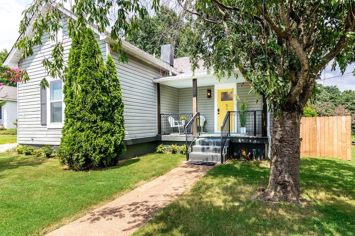 The Cottage On Industry Street - Muscle Shoals, AL