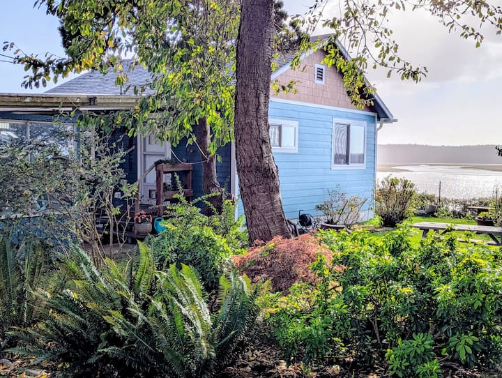 Minutes From Westport. Bay City Waterfront Cottage - Grayland Beach State Park, Grayland