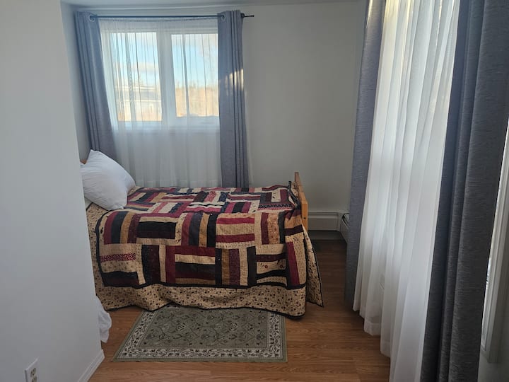 Bright And Private One Bedroom Suite - Yellowknife