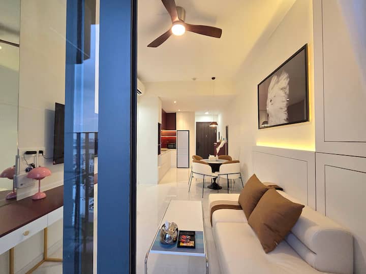 Căn Hộ 2br View Pháo Hoa ở Trung Tâm Sài Gòn - Vietnam