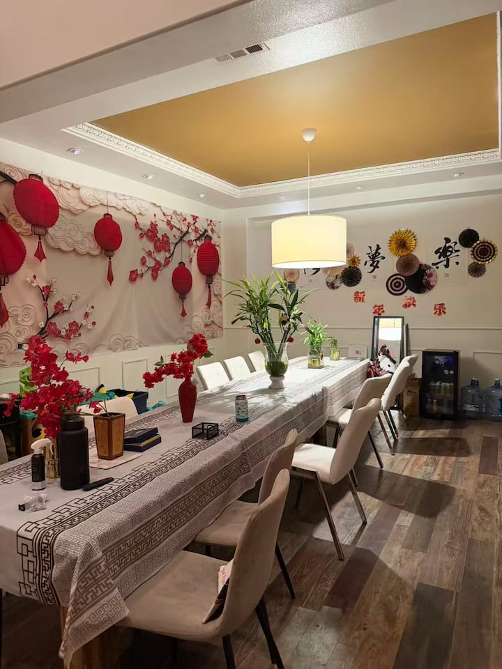 Luxury Room - Apple Valley, CA