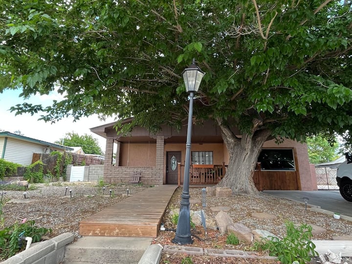 Comfortable & Cozy Farmington Getaway - Farmington, NM