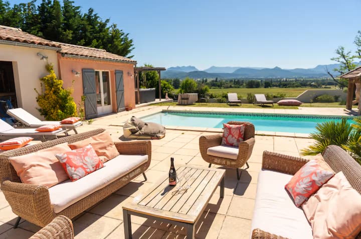 Villa Avec Piscine Et Jacuzzi - Drôme