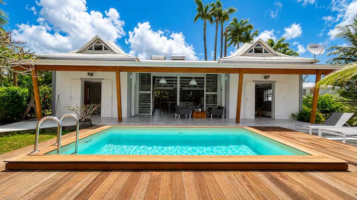 Spacieuse Villa En Bord De Mer Avec Piscine Privée - Guadeloupe