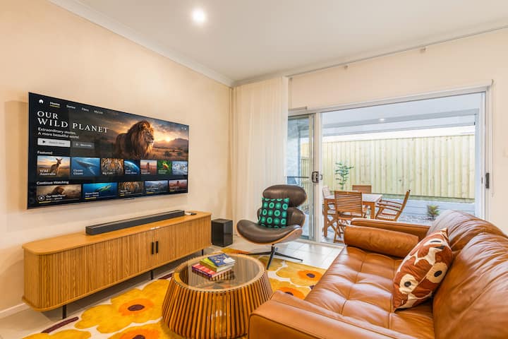 Lakeside Retreat Near Catherine Hill Bay Beach - Newcastle, Australia
