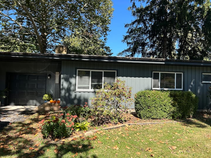 Come Stay With Us! - Champaign, IL