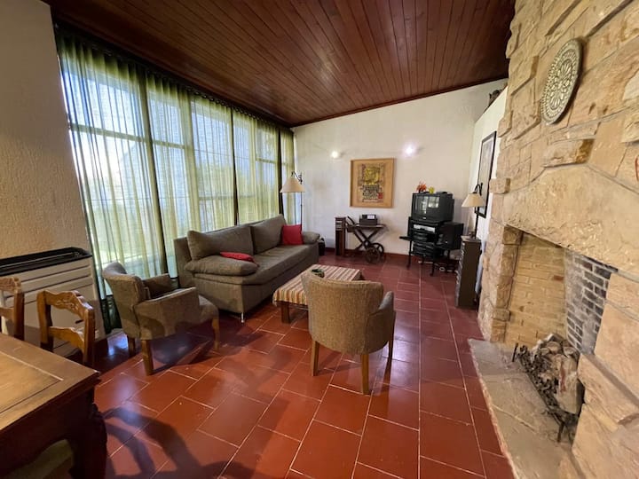 Casa Con Quincho, A 3 Cuadras De Playa Y Centro - Miramar