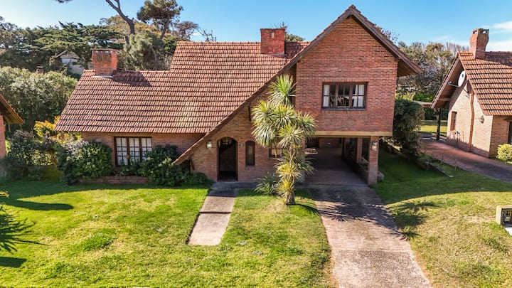 Casa En Alquiler A Metros De Casa Mar - Pinamar