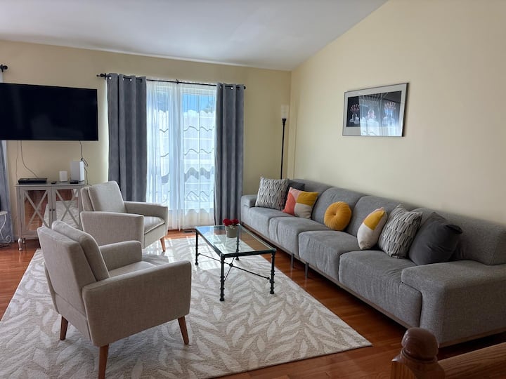 Private Upper Level Suite - Reston, VA