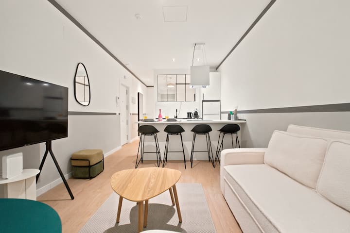 Oceans Apartment | Newly Renovated | Free Parking - Tres Cantos