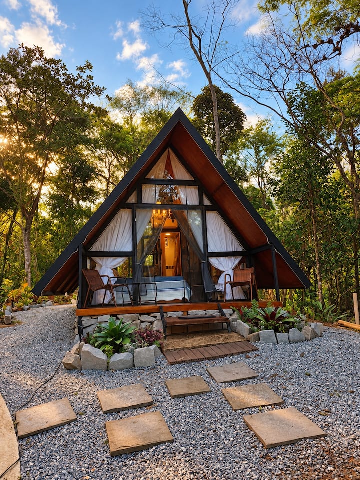Chalé Romântico + Acesso à Cachoeira | Alma Dágua - Brazil