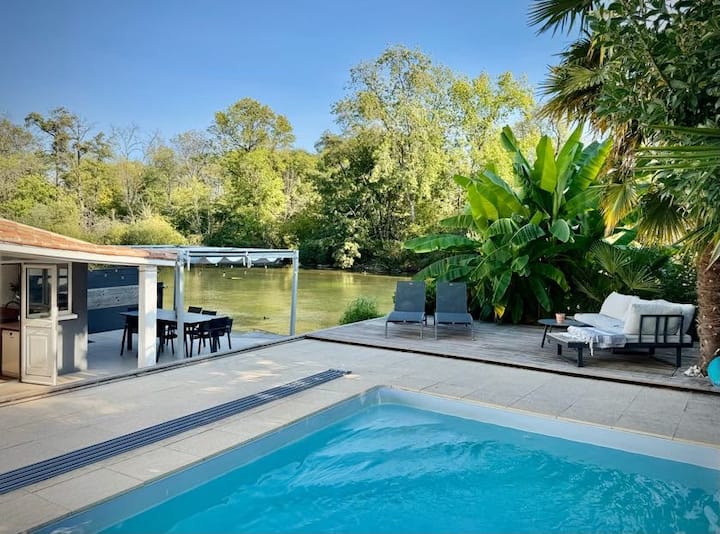 Maison Avec Cadre Exceptionnel Et Piscine - Angoulême