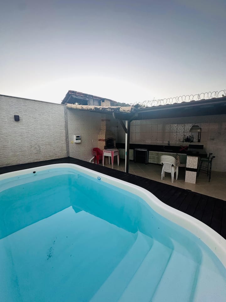 Casa Em Vitória Com Piscina - Vitória