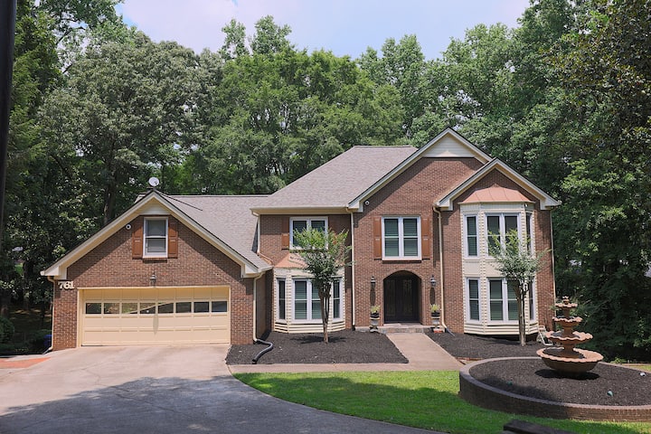 Atl Area 2 Family Home | Game Room | Theatre - ローレンスビル, GA