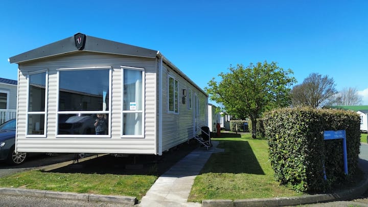 Maples118, Trecco Bay. Gold Standard Caravan - Porthcawl