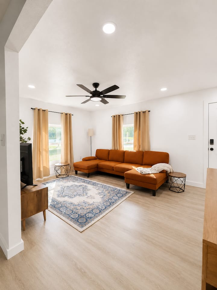 Spacious 4br | Baylor, Magnolia & Silos - Waco, TX