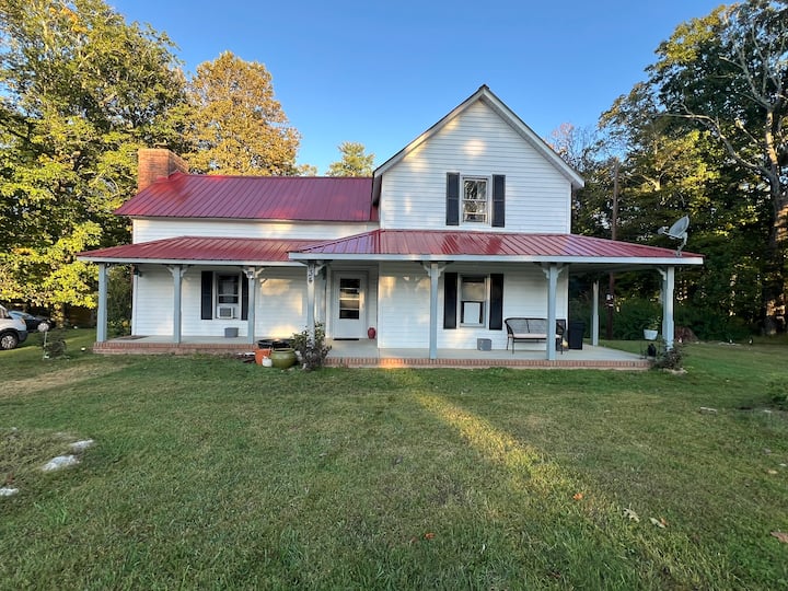 Grandmas Cabin From 1883 - Fancy Gap, VA