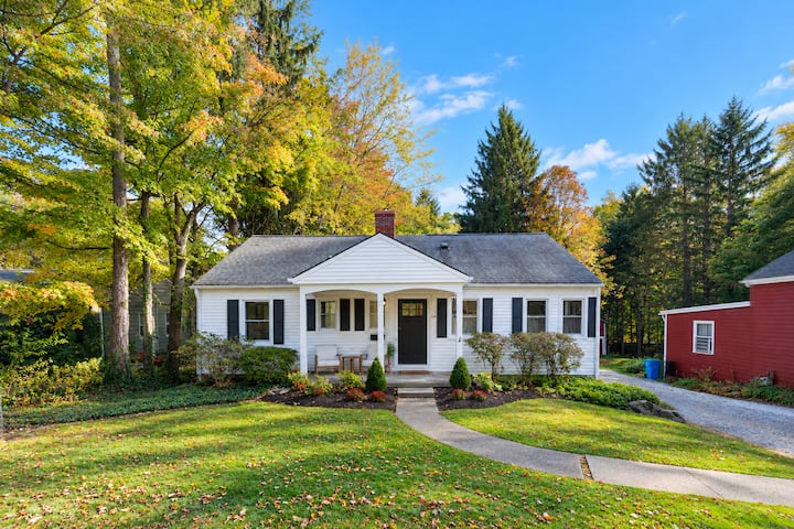 Falls Cottage - Chagrin Falls, OH
