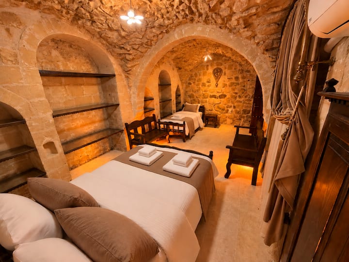 ŞAh Hatun Taş Konağı / Tarihi Mardin Evi - Mardin