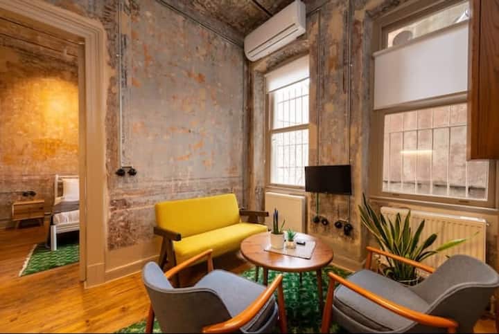 Historic Galata 2br With Unique Character - Karaköy
